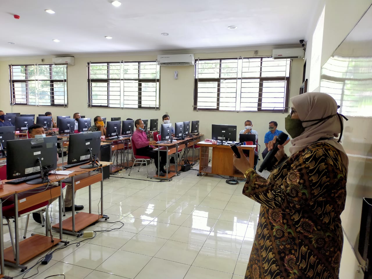 Tendik FEB UNS Ikuti Pelatihan IT - Fakultas Ekonomi dan Bisnis ...