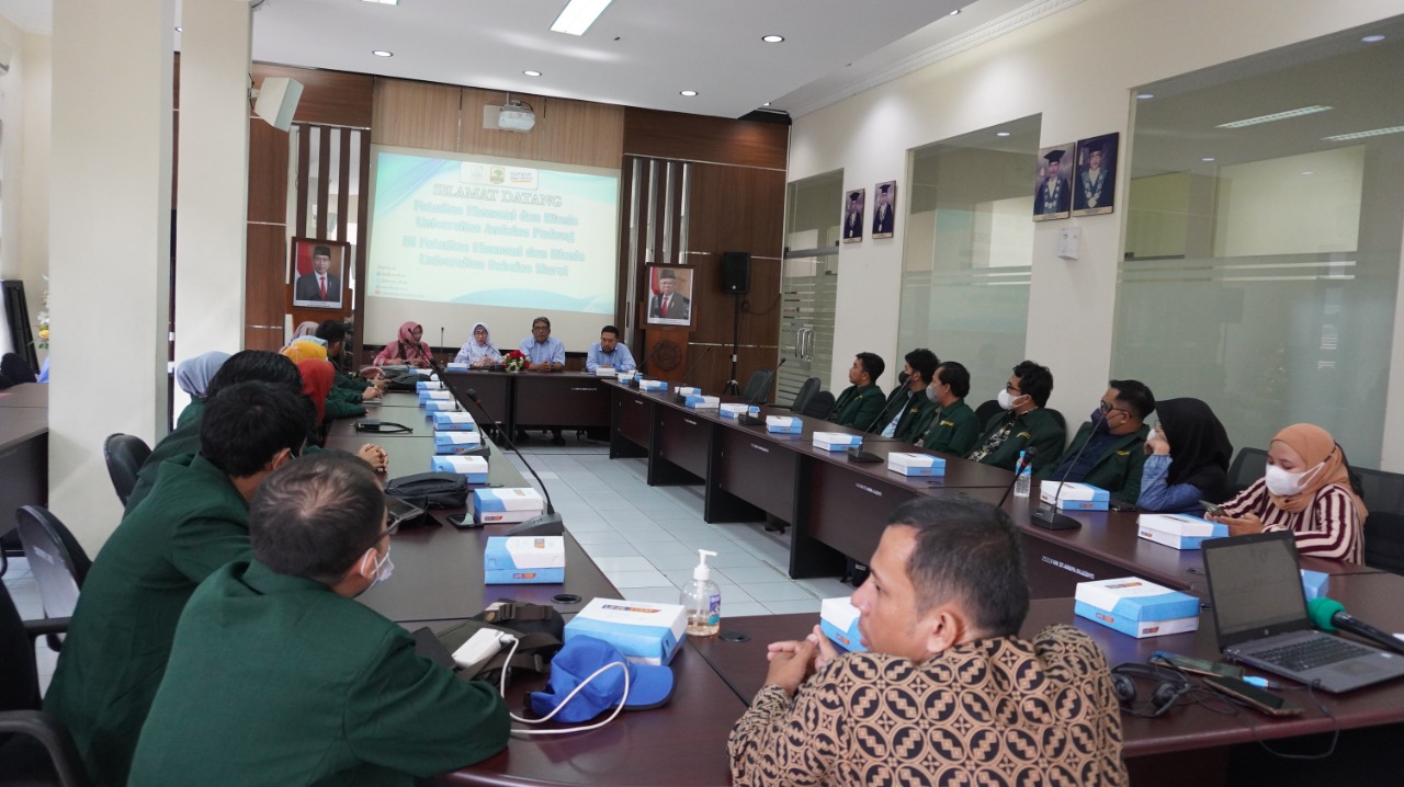 FEB UNS Menerima Kunjungan Magister Ekonomi Universitas Andalas ...