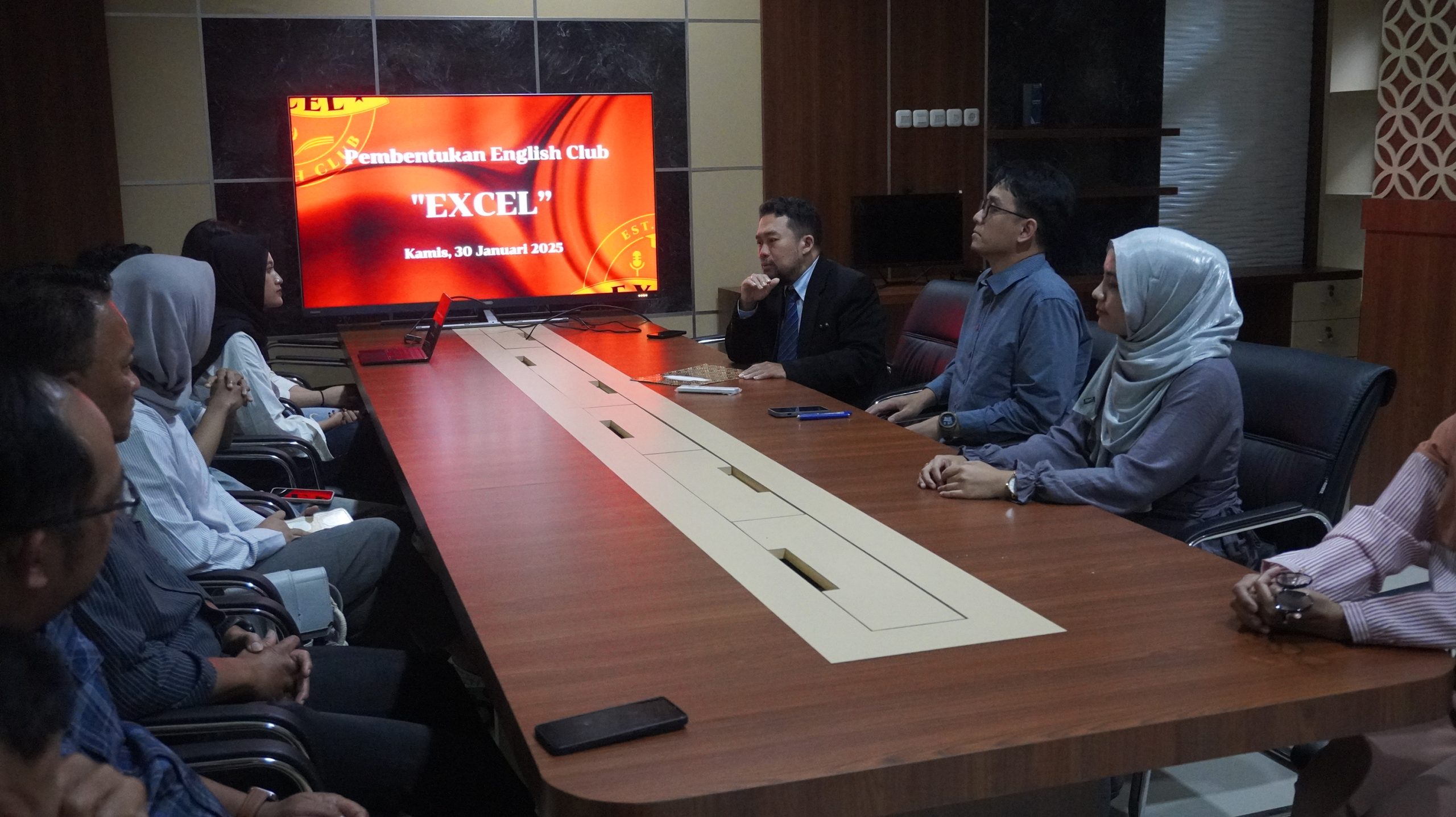 FEB UNS Bentuk Organisasi Kemahasiswaan English Club “Excel” - Fakultas ...