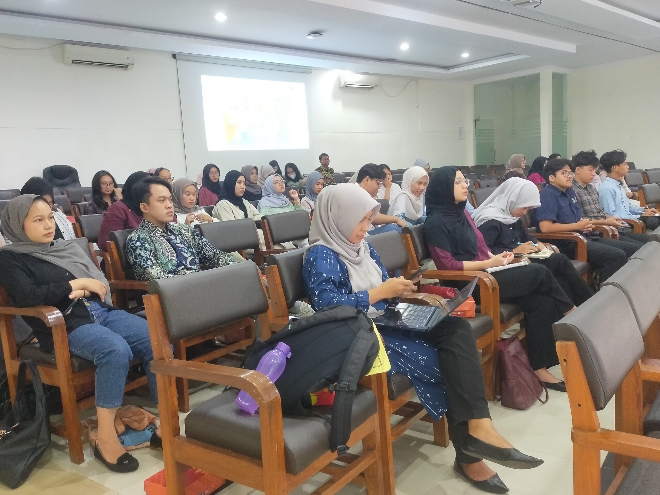 Laboratorium Perpajakan FEB UNS Adakan Kuliah Umum - Fakultas Ekonomi ...