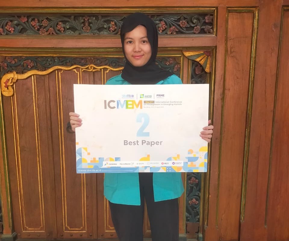 Mahasiswa FEB UNS Raih 2nd Best Paper di Conference International ...