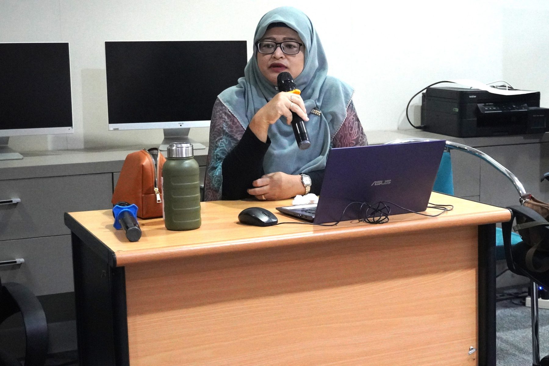 Laboratorium Project Based Learning FEB UNS Gelar Workshop Penyusunan ...