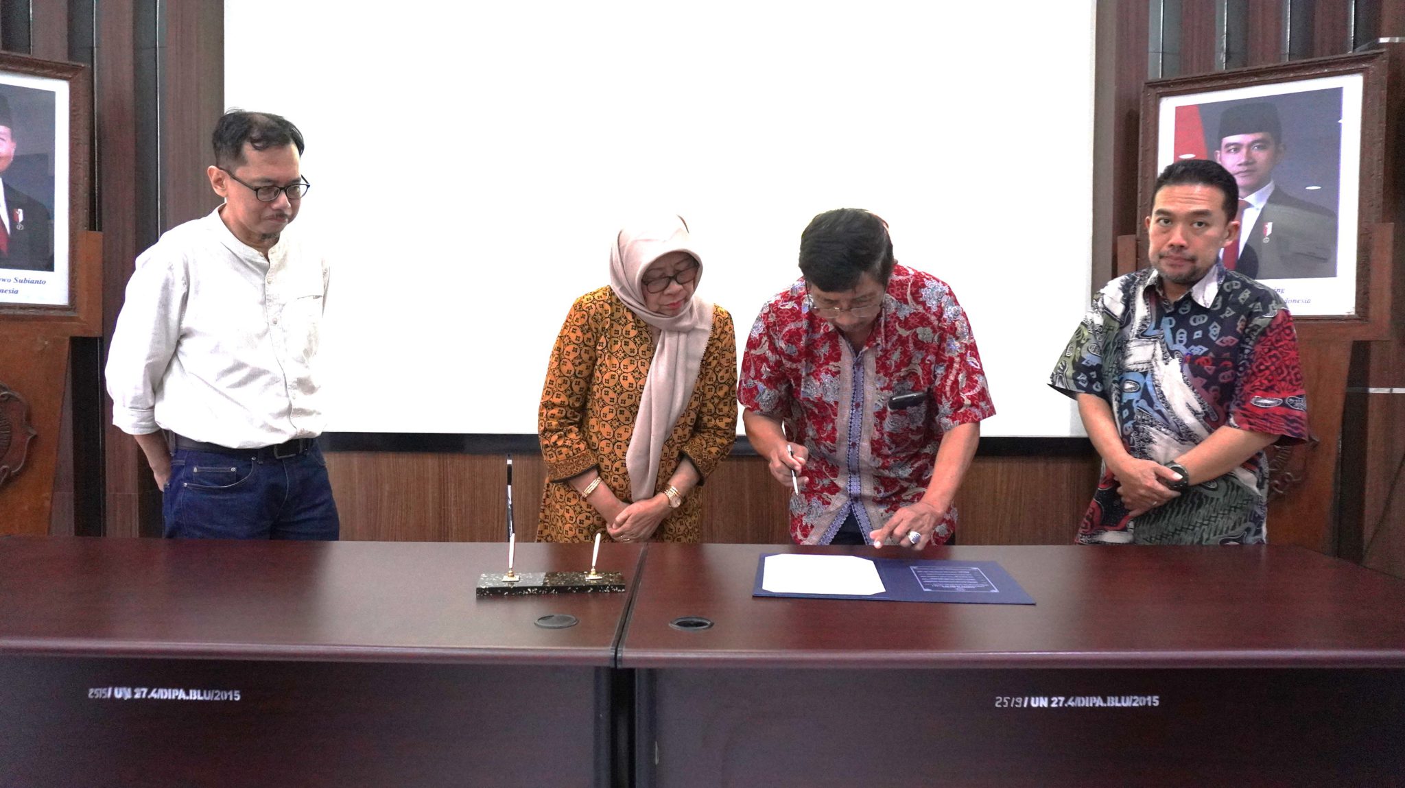 Serah Terima Jabatan Ketua Senat Akademik FEB UNS: Estafet Kepemimpinan ...